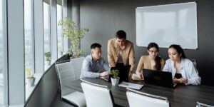 LinkedIn Banner Size 2026: Dimensions, Safe Zones & Mobile Fix - Katartizo